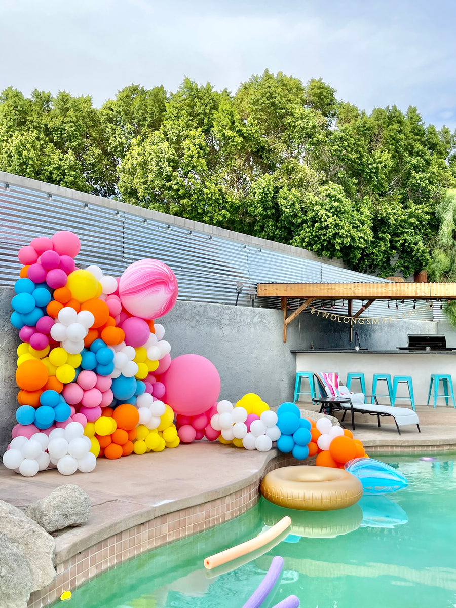 Jazz by the Pool – Magical Balloon Decor